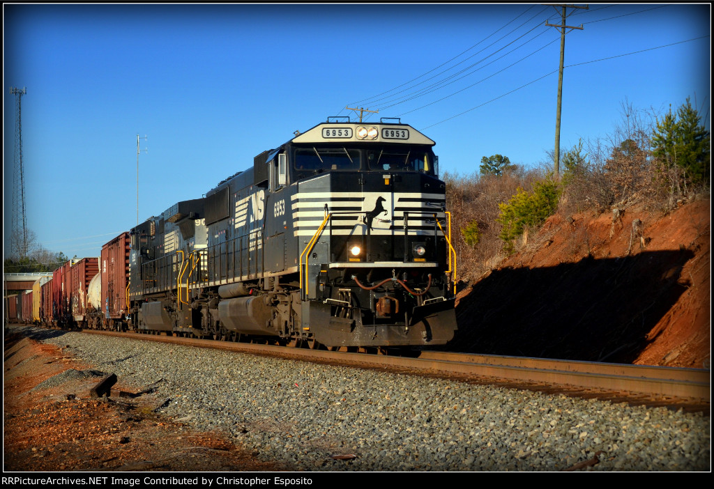 NS SD60E 6953 leads 337